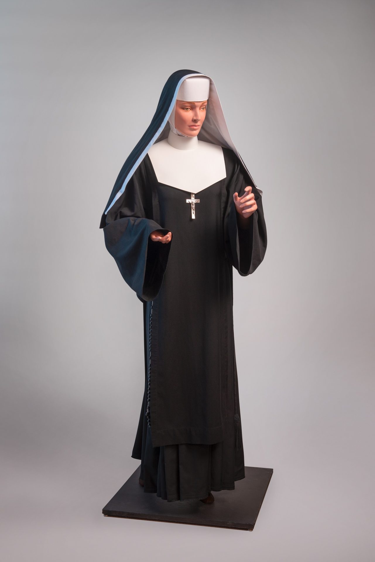 Le costume de la foi | Histoire Saguenay